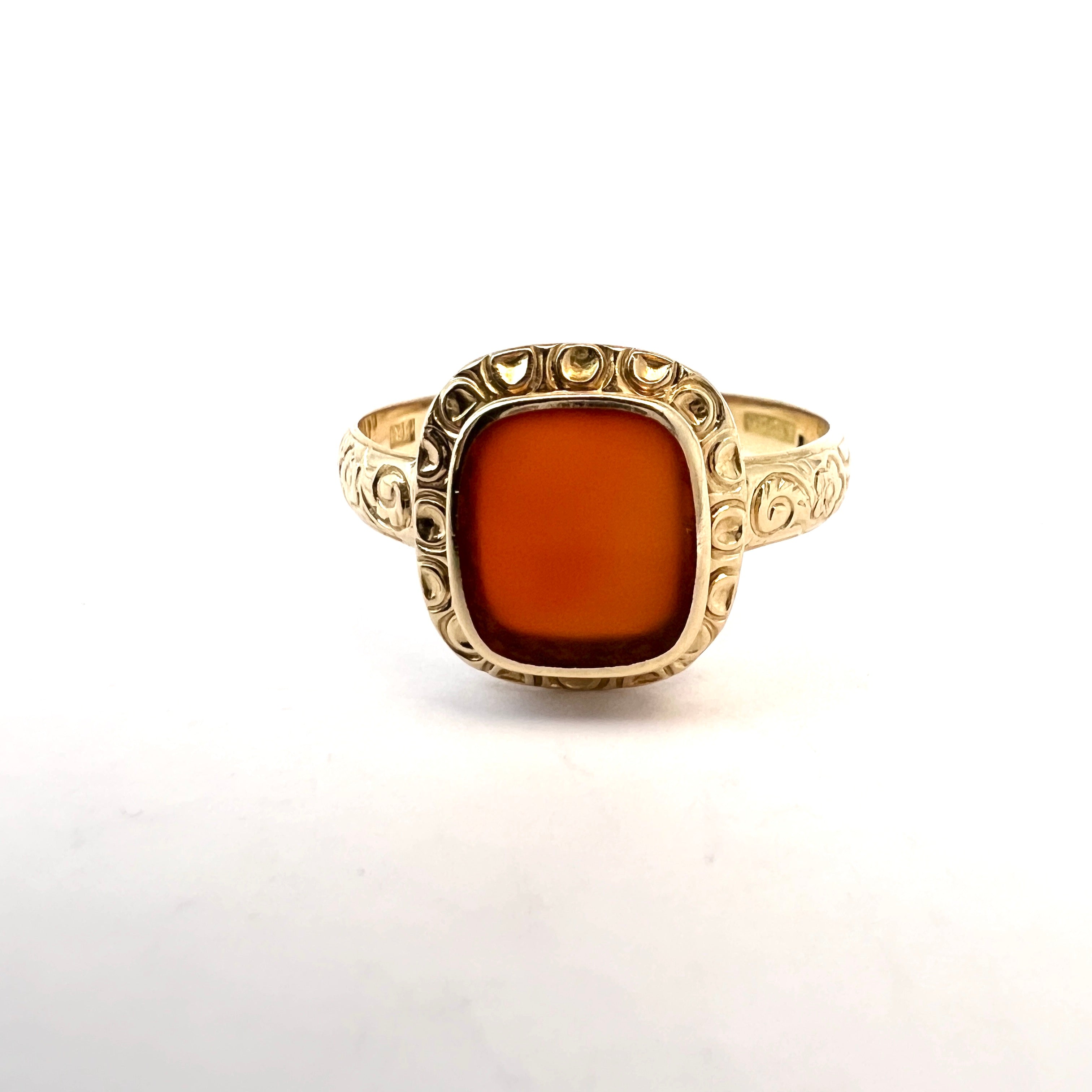 G Dahlgren, Sweden 1927. Vintage 18k Gold Carnelian Men's Signet Ring ...